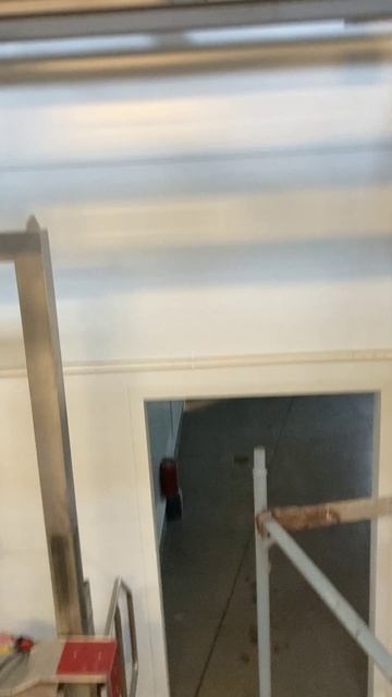 Уровень полосового пути в зоне убоя, где распиловка на полутуши