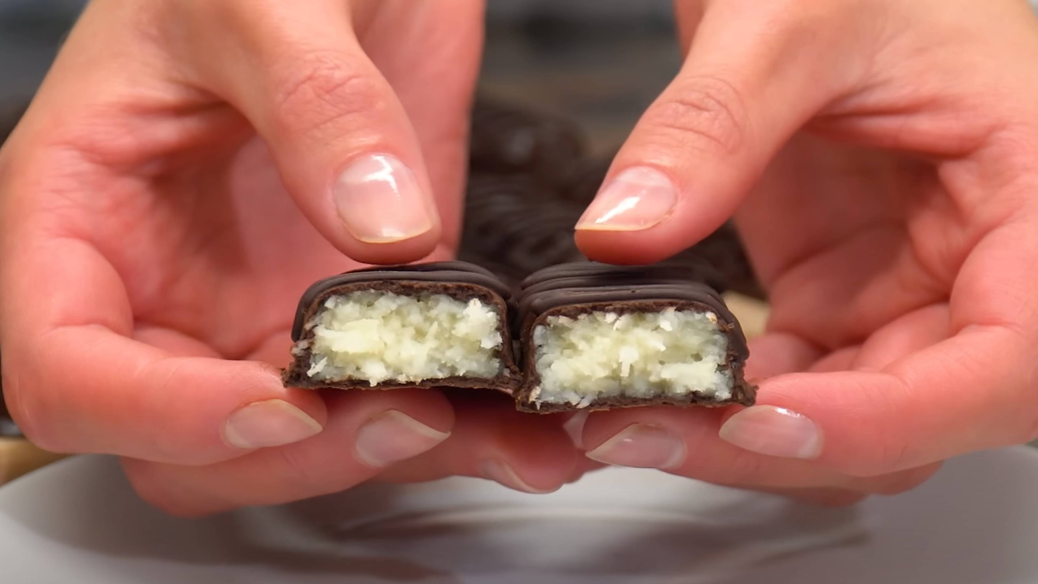 Шоколадно-кокосовые конфеты