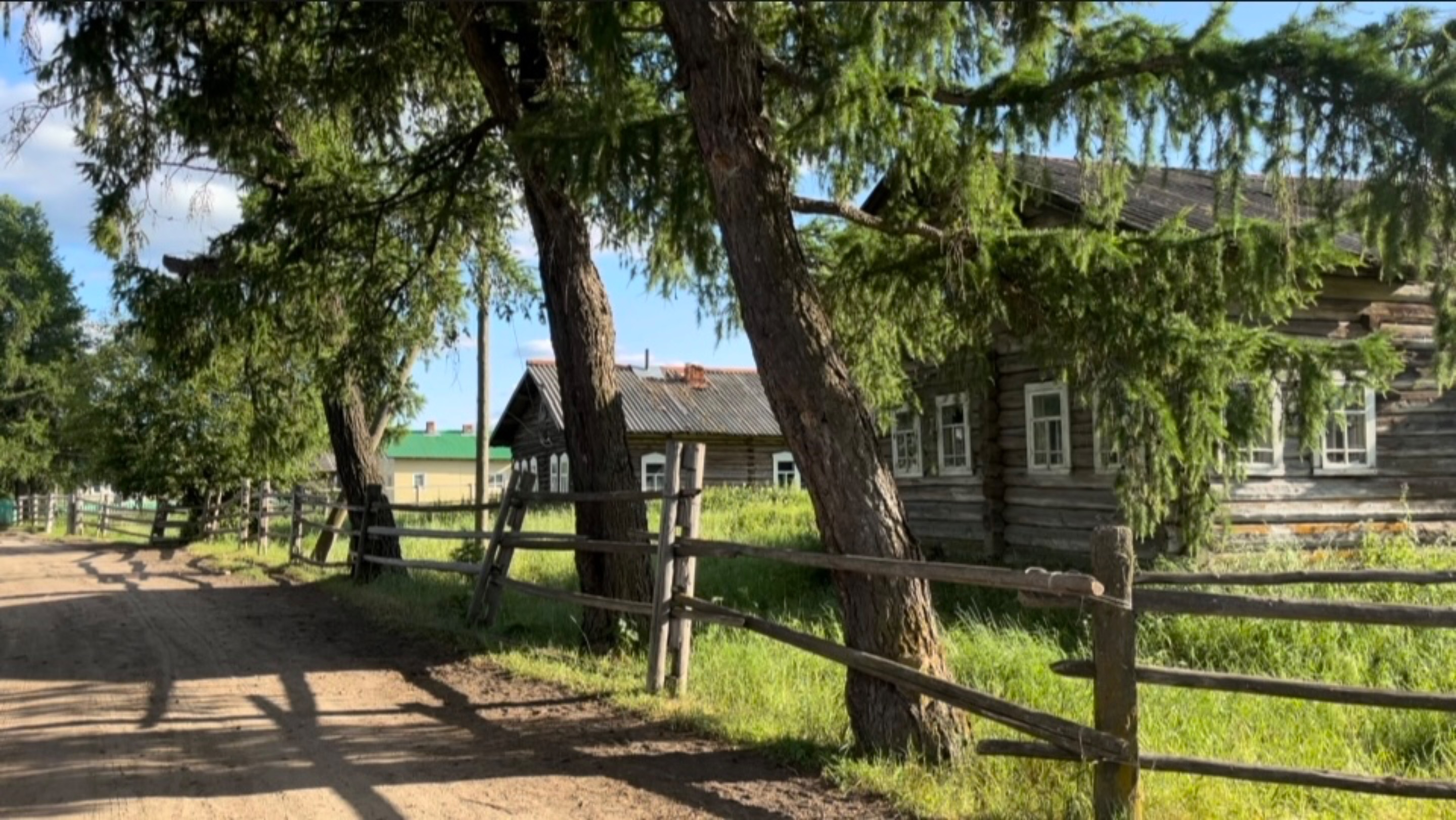 Деревня в глубинке среди тайги, куда едут туристы со всей России. Деревня Мошъюга.