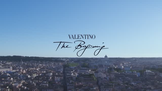Показ коллекции Valentino "The Beginning" осень-зима 2022-2023