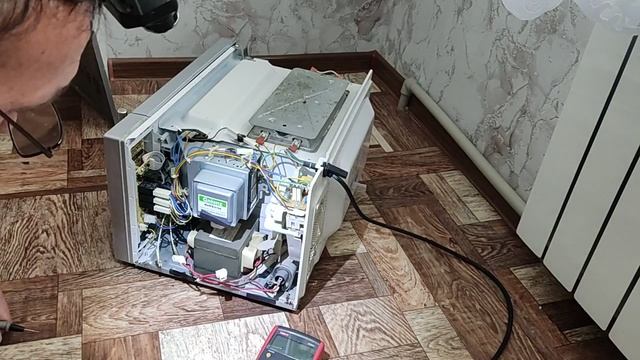 Ремонт микроволновки. Почему сгорел предохранитель и что делать.