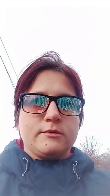 В чём основной минус жизни в городе? (добавляю эффектов в видео с помощью нейросети Алиса)