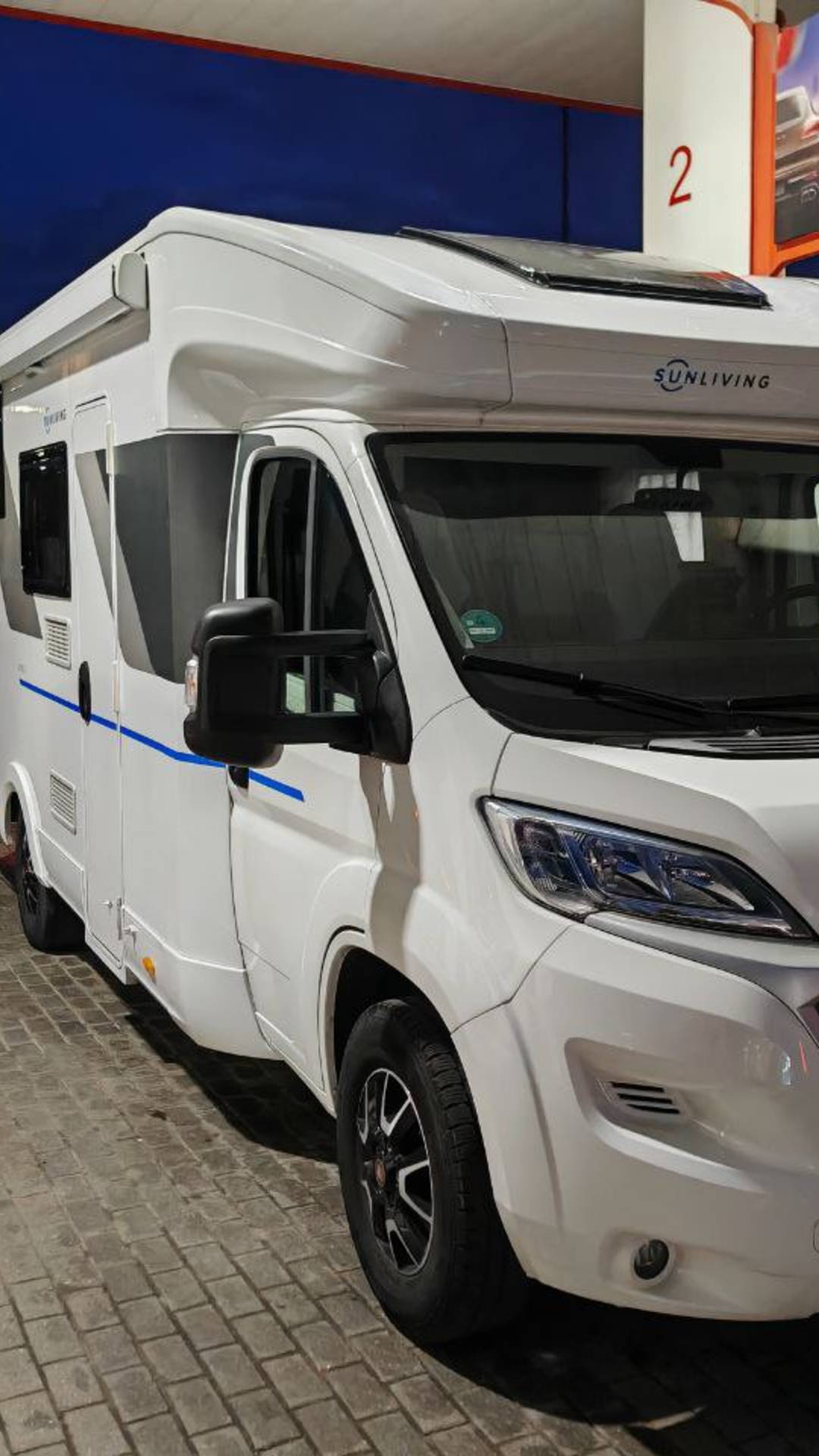 ADRIA Sun Living S70SL -5 мест Автомат