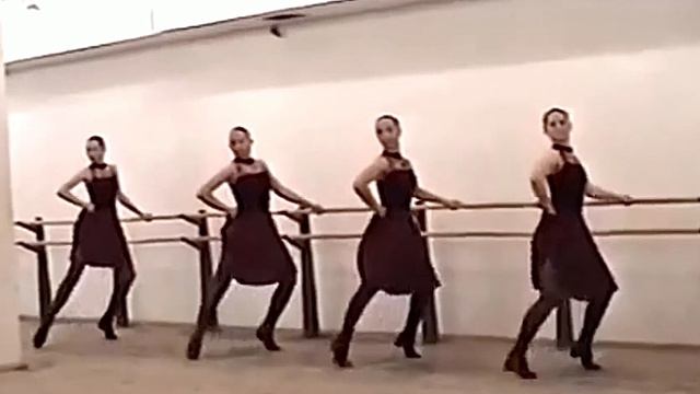 НАРОДНО-СЦЕНИЧЕСКИЙ ТАНЕЦ ВЫСТУКИВАНИЯ