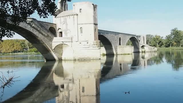 Мост Сен-Бенезе в Авиньоне (Франция).