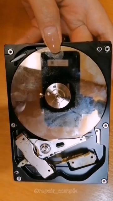 Разборка жёсткого диска