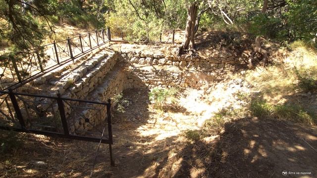Остатки древне-римской крепости Харакс в Гаспре, мыс Ай-Тодор