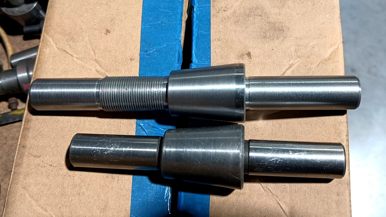 Шлифовка скалки - оправки для балансировки круга на круглошлифовальном станке SU 200x630