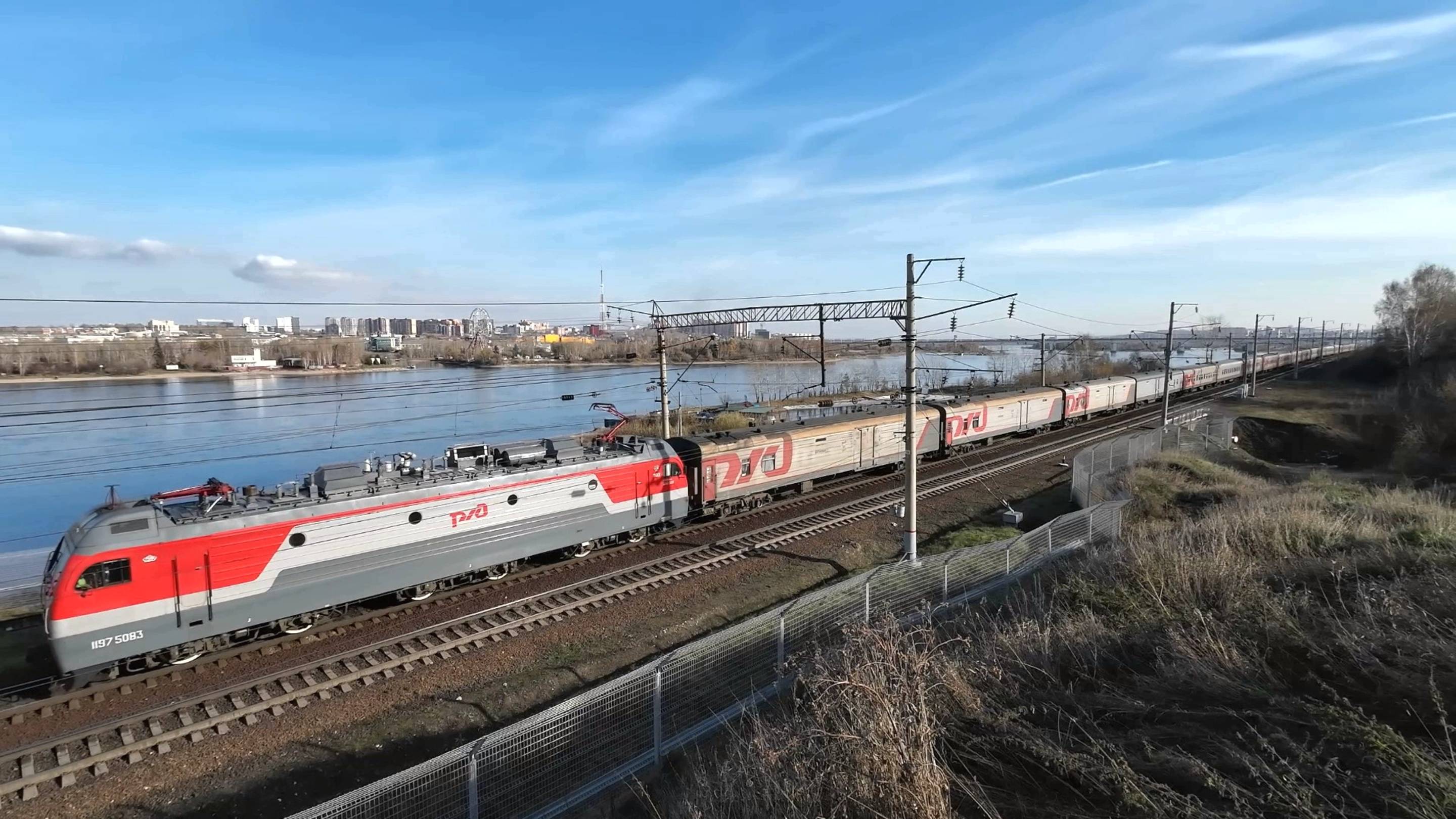 Поезда РЖД в Иркутске осенью 2025: грузовые и пассажирские поезда в Сибири (Часть-2)