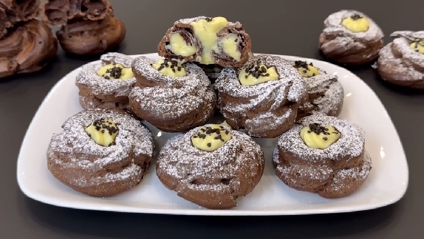 Восхитительное ЗЕППОЛЕ с какао и заварным кремом...🍩🍫😋    Рецепт в описании ⤵️