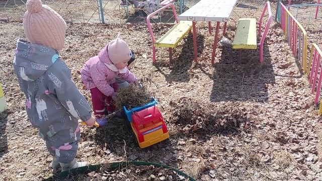 Весенние прогулки (воспитатель Трушова Г.М.)