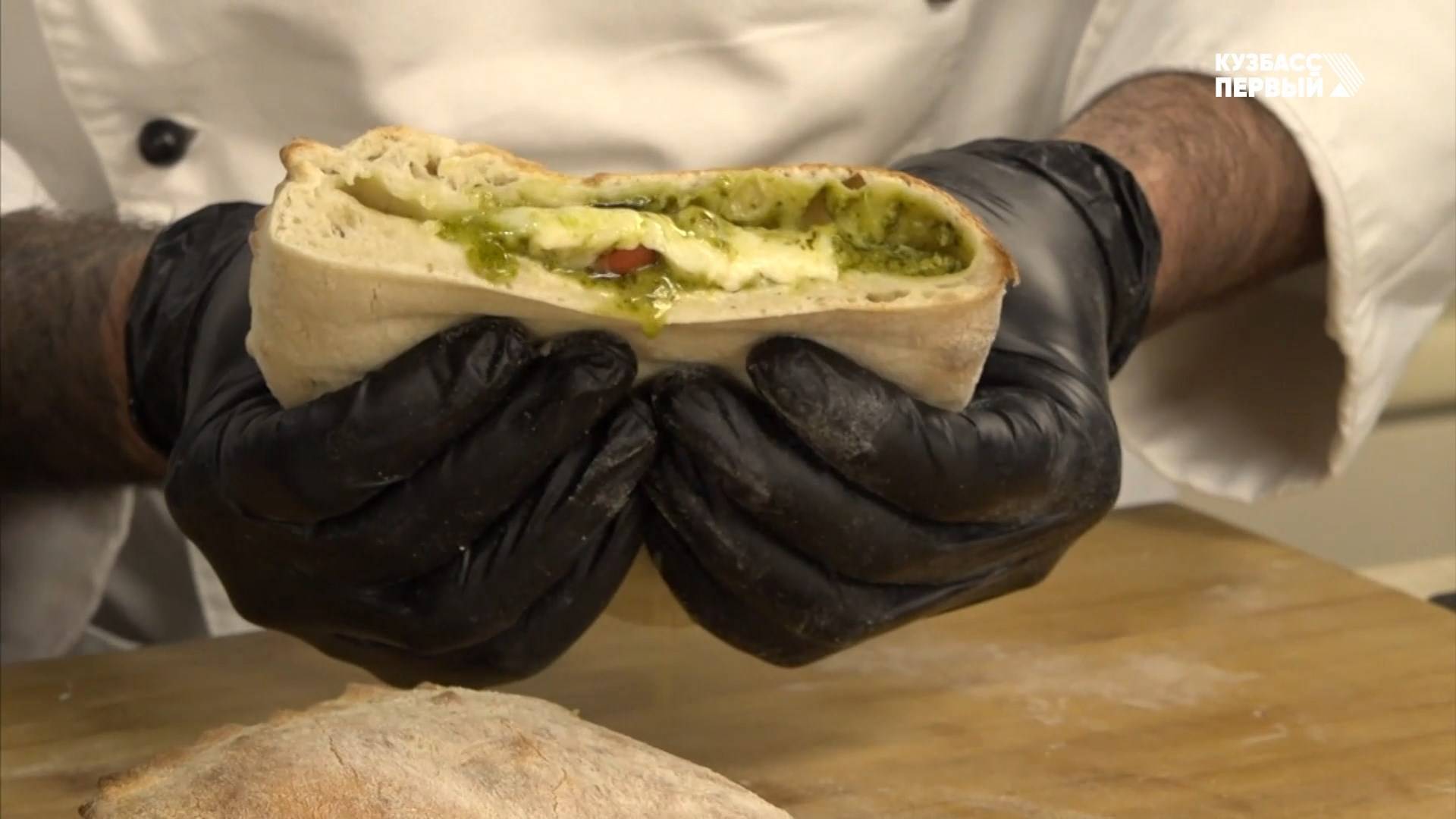 Готовим с Дикраном. Кальцоне "Капрезе"