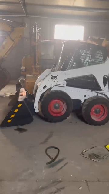 Как купить мини экскаватор BobCat S3000 в поставку из Китая