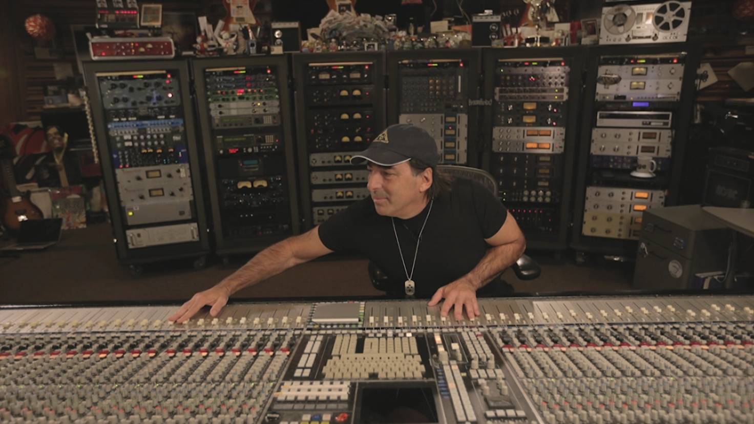 03. Analog vs Digital Signal Flow, ITB Template, Hybrid Benefits, EQ and Compressor Inserts