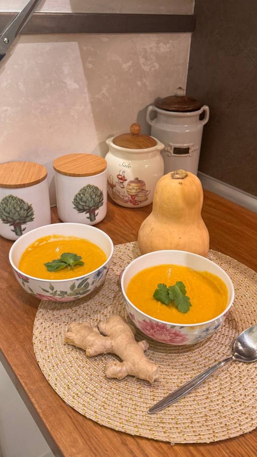 Крем-суп из тыквы с имбирём и кориандром (балансирует Вата-дошу, аюрведический рецепт)