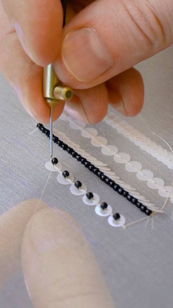 4 часть. Как пришивать пайетки люневильским крючком