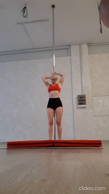 Вот такой кувырок на обе стороны научилась делать (из серии "ПОТОМУ ЧТО МОГУ!..")