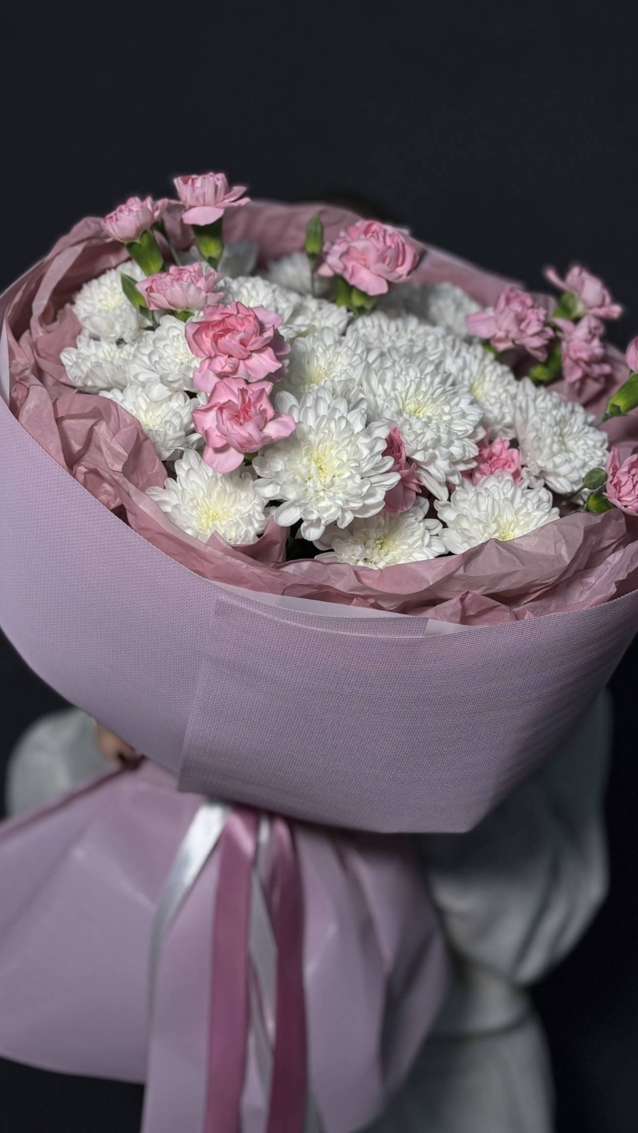 Букет из хризантем и кустовых гвоздик / арт. 3502