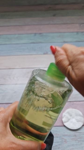 Мицеллярная вода творит чудеса! Чистим воротник и рукава пуховика без стирки