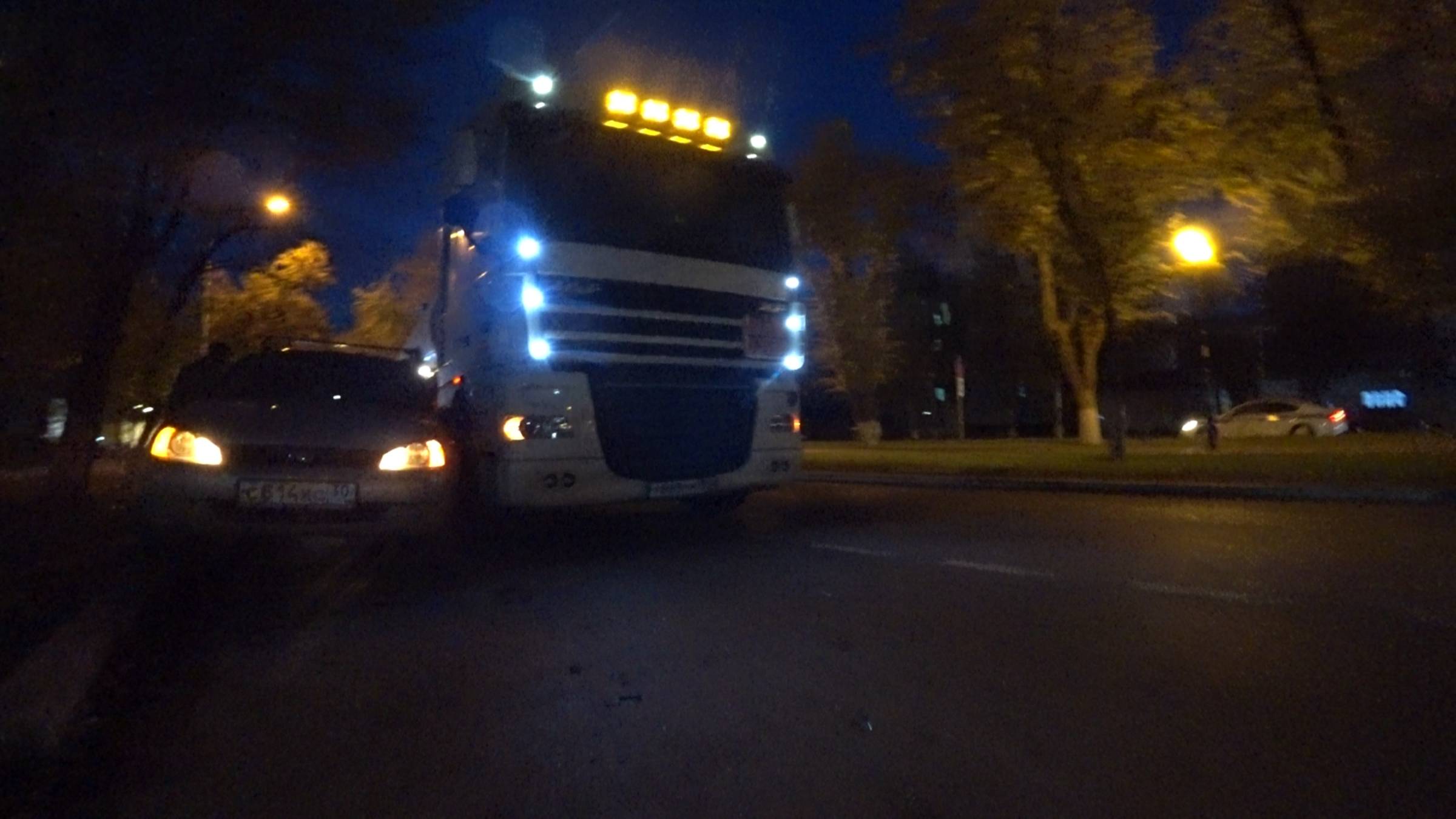 Астрахань. Авария на Савушкина. Движение парализовано. 22.10.2025.