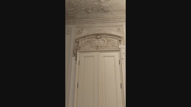 6. Прошло больше года после реставрации этих потолков.