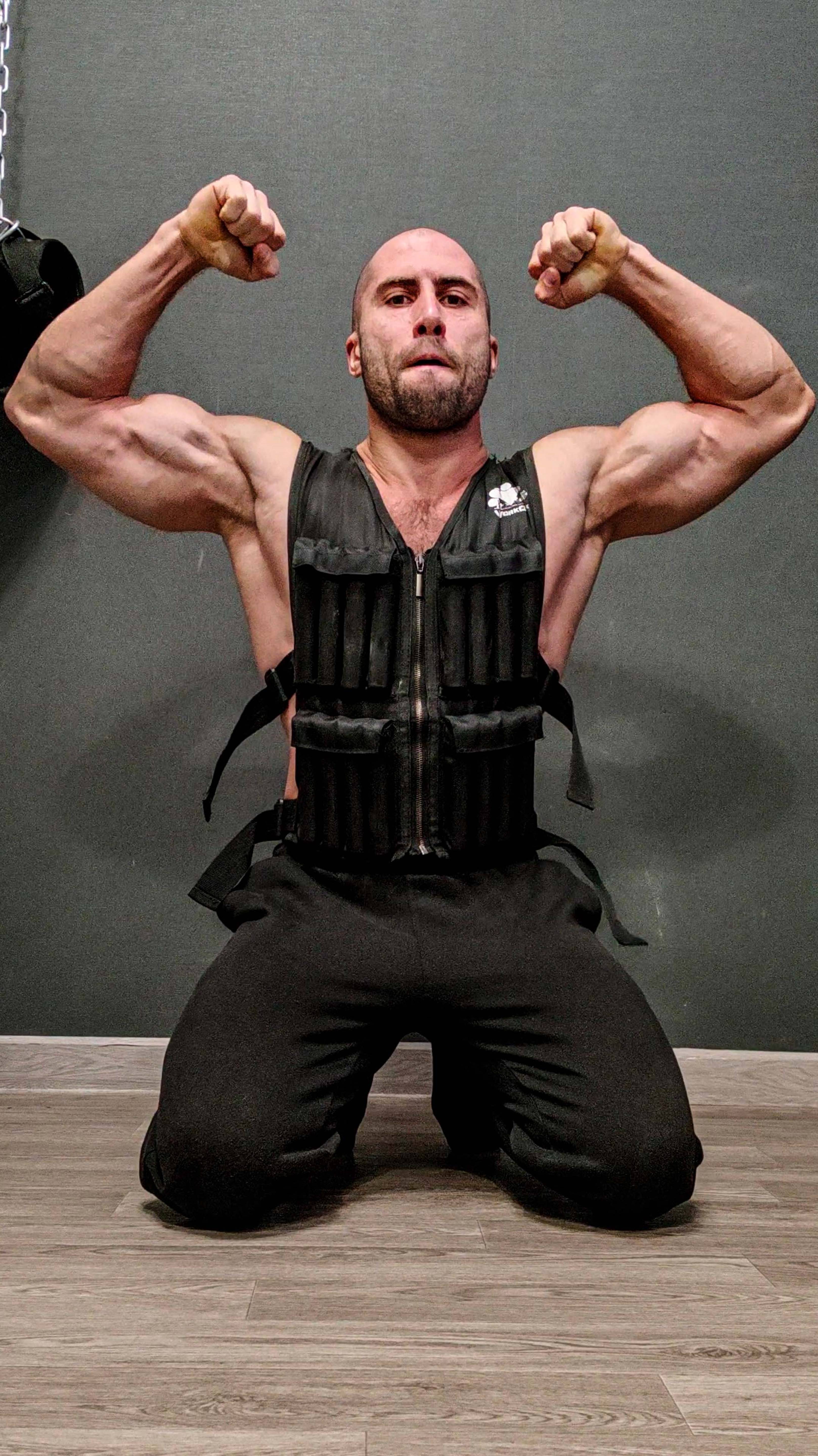 Отжимания с ВЕСОМ +16.5кг минутный вызов в режиме (Non Stop)! 💪 #выносливость #motivation #воркаут