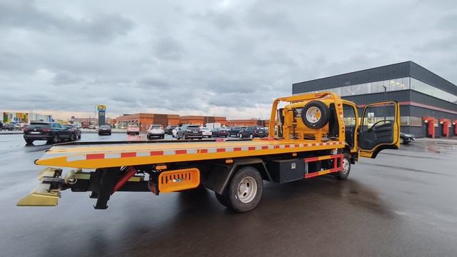 Видеообзор3 эвакуатор ISUZU ELF KV100-600 желтый ISUZU ELF KV100 P700 P100 🚚ISUZU ELF 2025-10-17 16