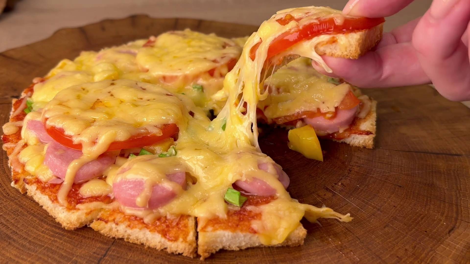 Круглая пицца из квадратного хлеба: новый кулинарный тренд!