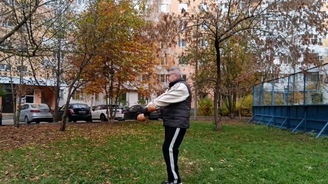 Разминка с деревянными гантелями весом 1.0 кг (2)