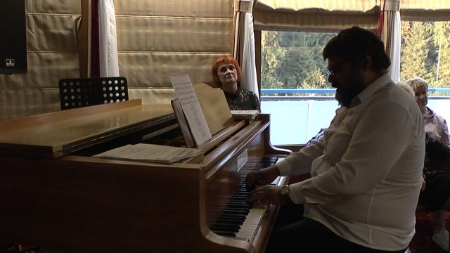 6 А. Пахмутова, Н. Добронравов. Мелодия. Дмитрий Степанович