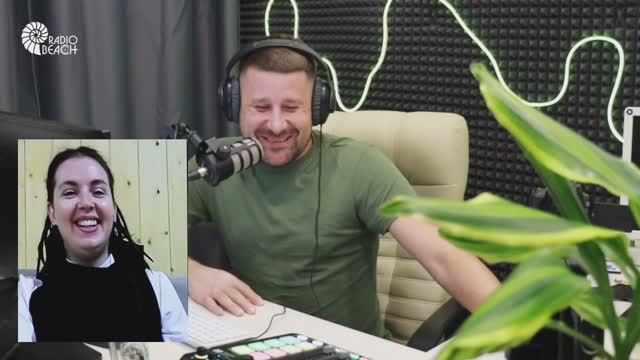 #Подкаст Радио Пляж Телесный психолог Автор-исполнитель певица Amriita