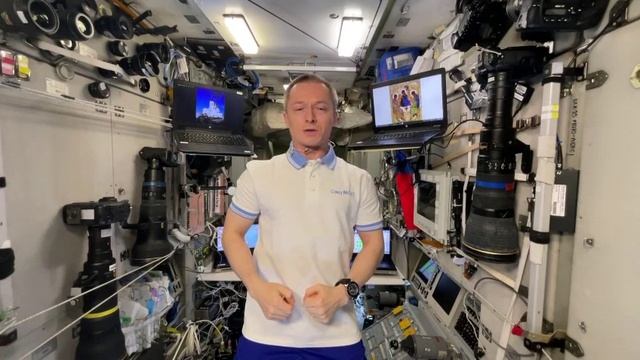 Поздравление из космоса православных верующих