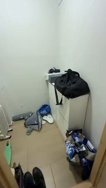 Перенос розетки в кладовке. Как сделать красиво и грамотно ? Заявка от клиентоса через видео.