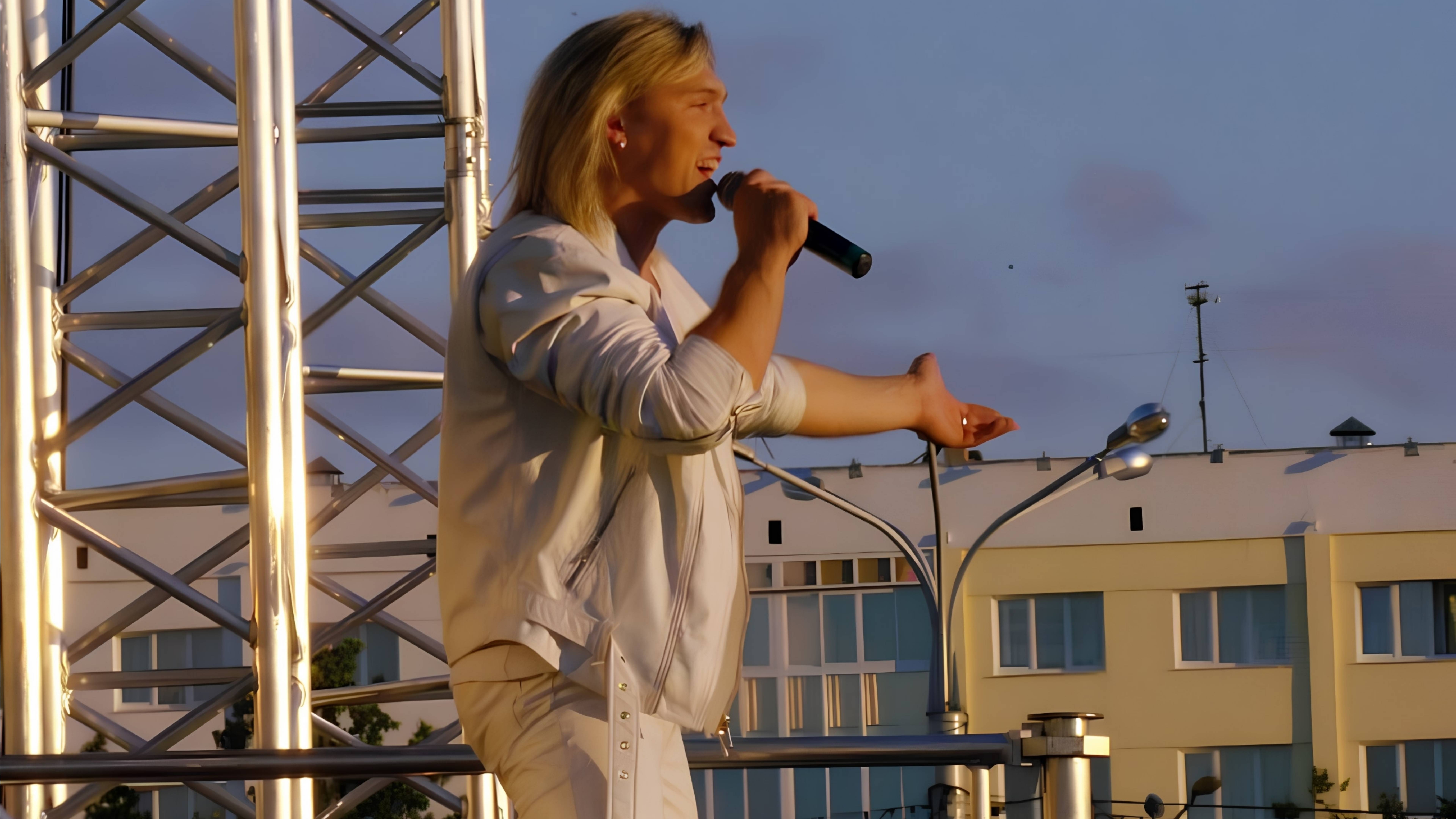 Пётр Елфимов - Взгляд любви (Витебск, 10.07.2010 г.)