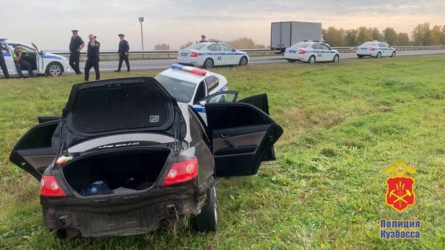 В Кемеровской области – Кузбассе полицейские в результате погони задержали лихача