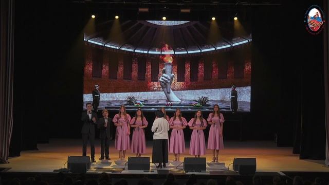 11. «На Мамаевом кургане тишина» – Вокальный ансамбль «Отражение»