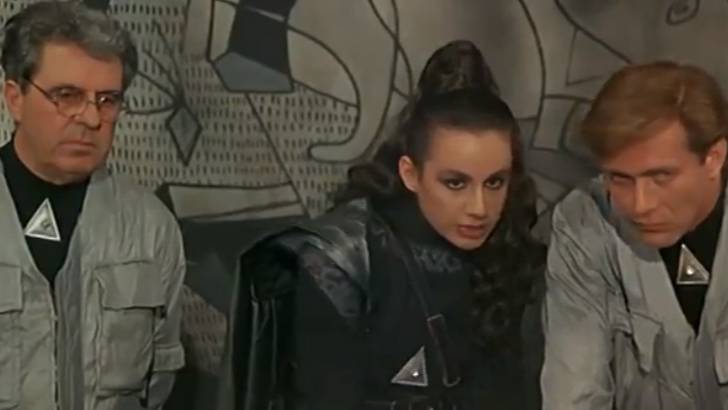 Аня – лейтенант армии евраков / кинофильм "2019: После падения Нью-Йорка" (1983) / фантастика