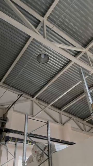 Как ...как...ж##ой кряк и об косяк)). Как же заменить лампу на складе? Брать такую заявку ?