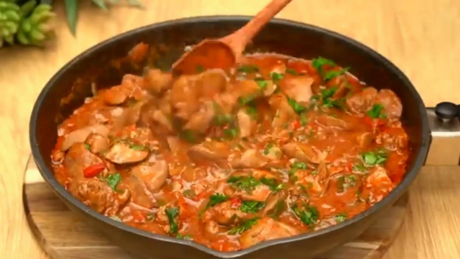 Куриная печень с луком | Куриная печень на сковороде | Простой и быстрый рецепт