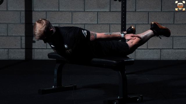 Самолет на лавке / Супермен на лавке / баланс на лавке