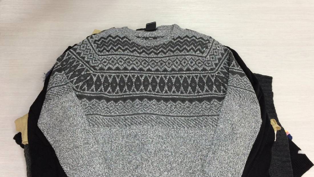 с685. Джемпера, кардиганы крем