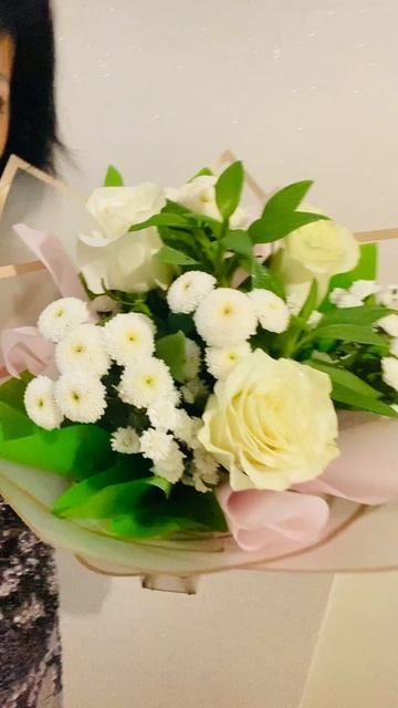 Мои 46 🎂 Жека первый раз подарил мне БЕЛЫЕ цветы )