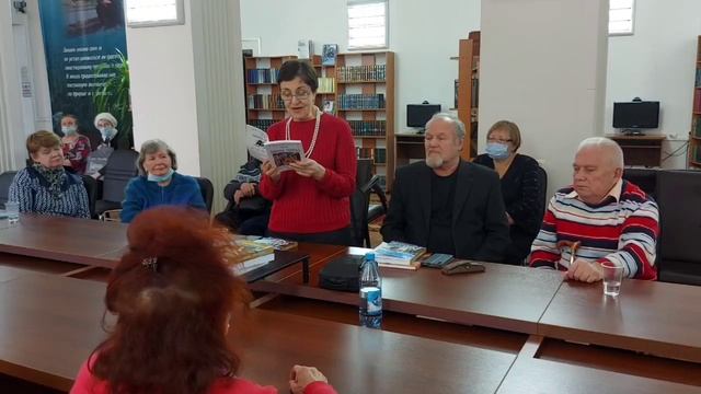 Любовь Александровна Плотникова читает стихотворение А. З. Захарченко