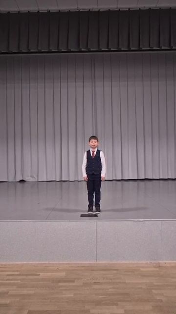 Стих ,, Говорит Москва ‘’