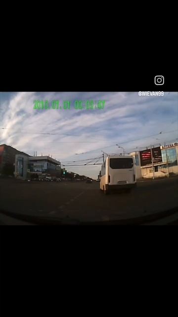 Суетолог на дороге➤➤➤Видеорегистратор