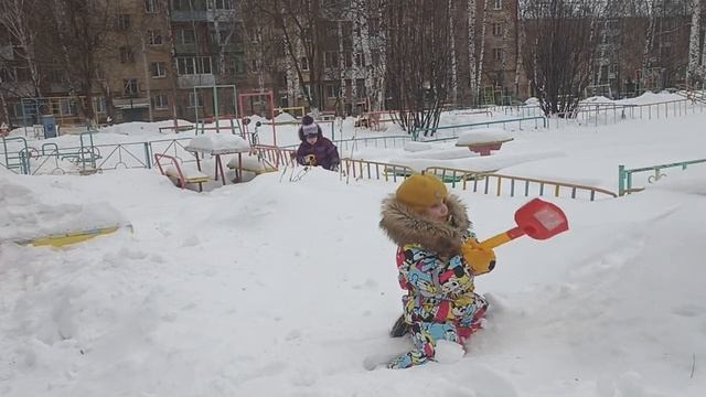 Прогулка в группе _Пчелки_