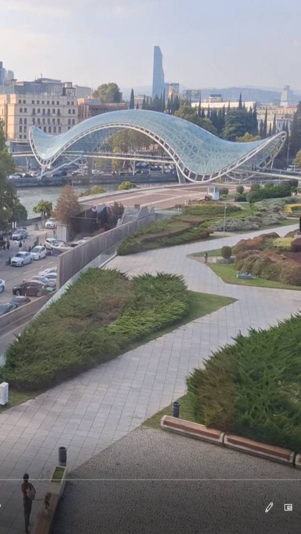Тбилиси. Мост Мира.