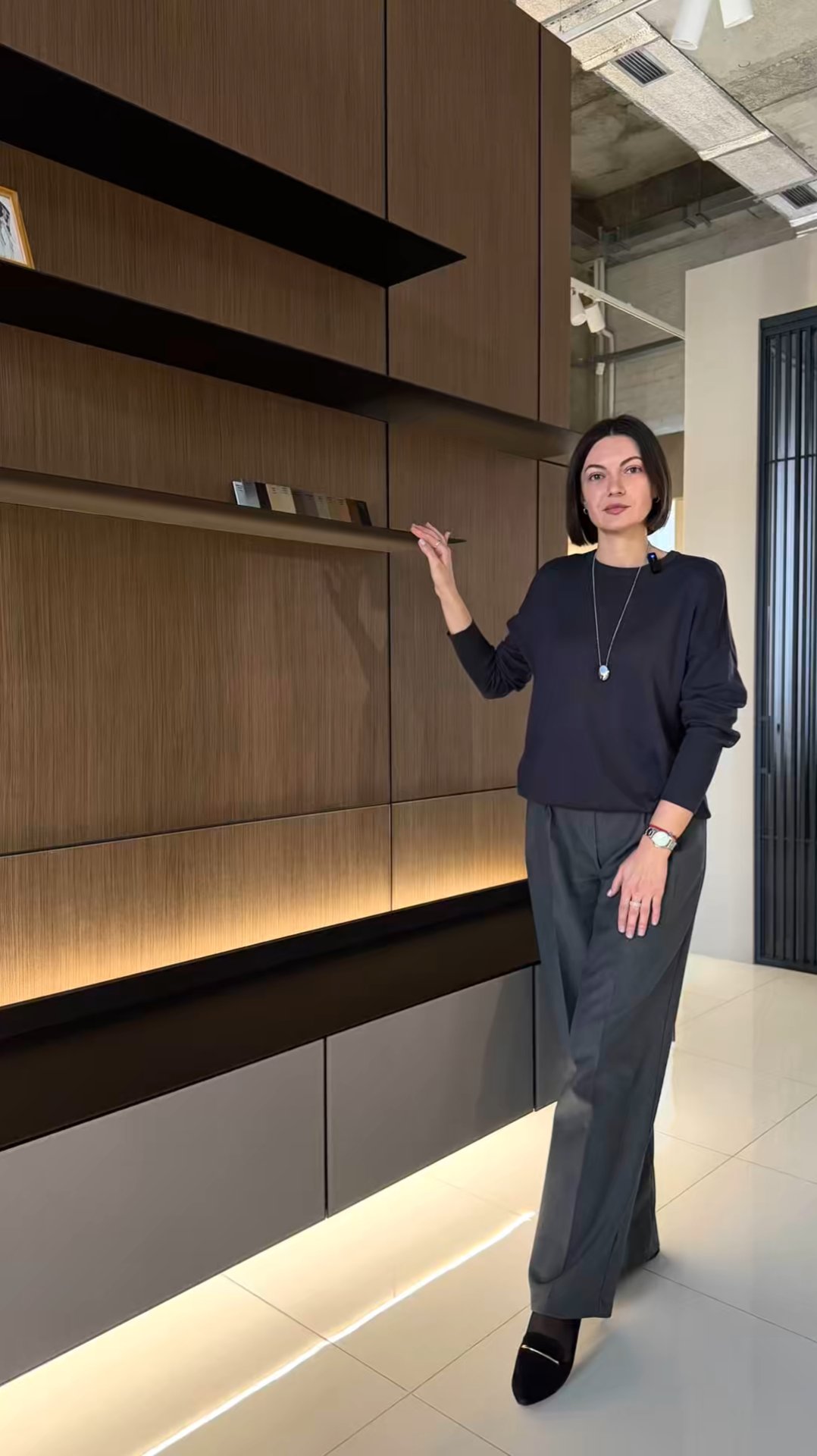 Невесомые алюминиевые полки от фабрики #cascateporte на скрытых креплениях