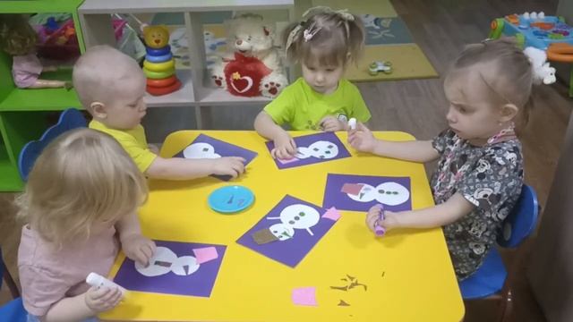 Аппликация _Снеговик_ (воспитатель Трушова Г.М.)