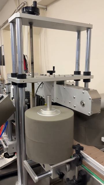 Ручная наклейка vs Автоматика